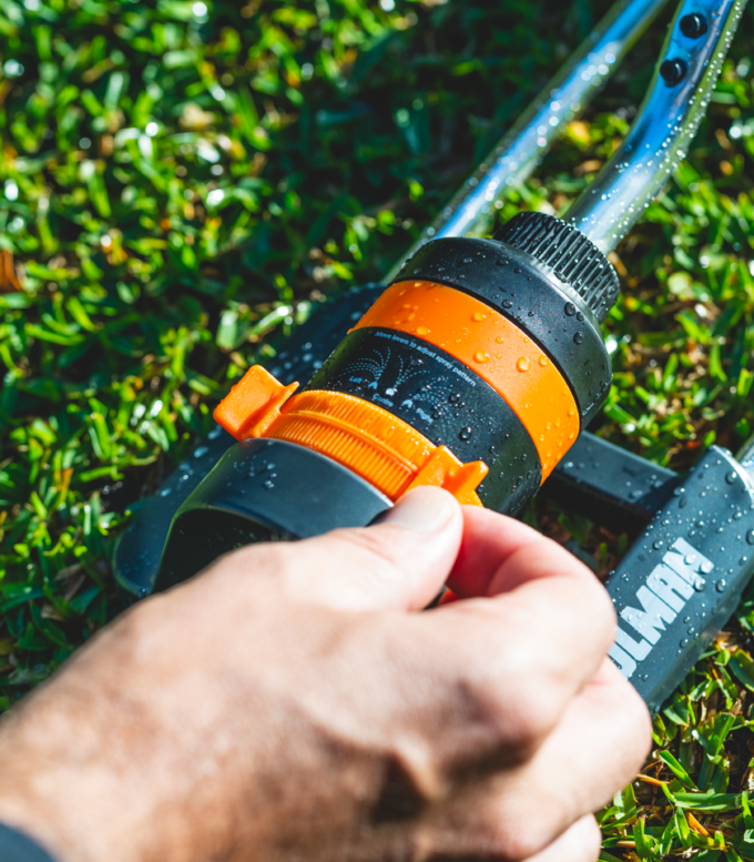 17 Nozzle Oscillating Sprinkler - Holman Industries